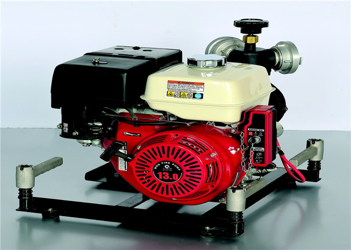 Tek Kademeli Taşınabilir Yangın Söndürme Pompaları Dişli 7800rpm Yüksek Kaldırma Ormanı